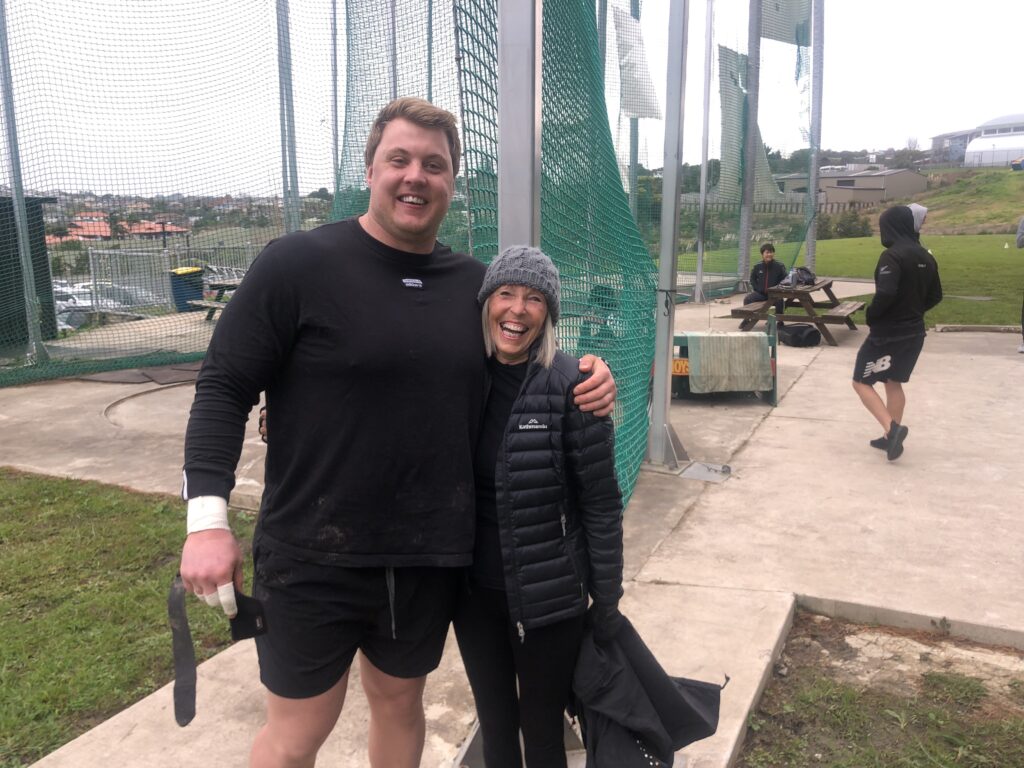 Div 4 Carol CONTE Throws fashion ''top model'' - DL Poppe